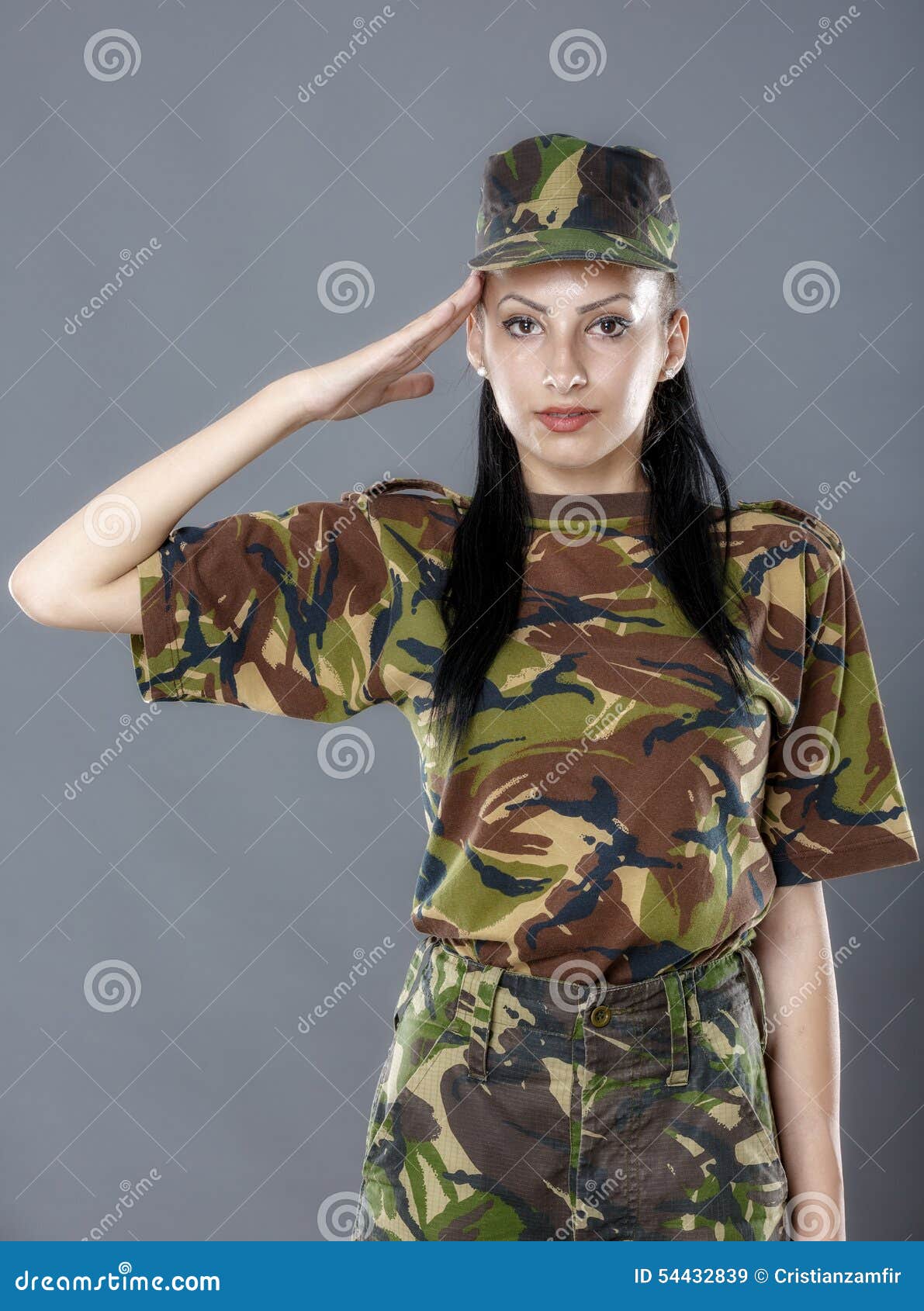 Saluto Del Soldato Dell'esercito Della Donna Immagine Stock - Immagine ...