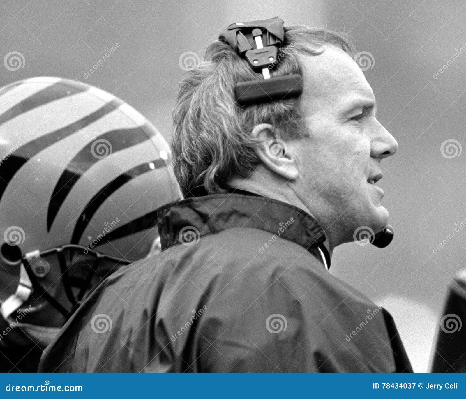 Sam Wyche editorial photography. Image of football, negative - 78434037