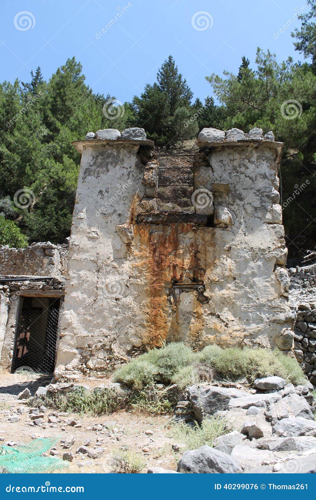 Samaria Village in Samaria Gorge Stock Photo - Image of landscape, peak ...