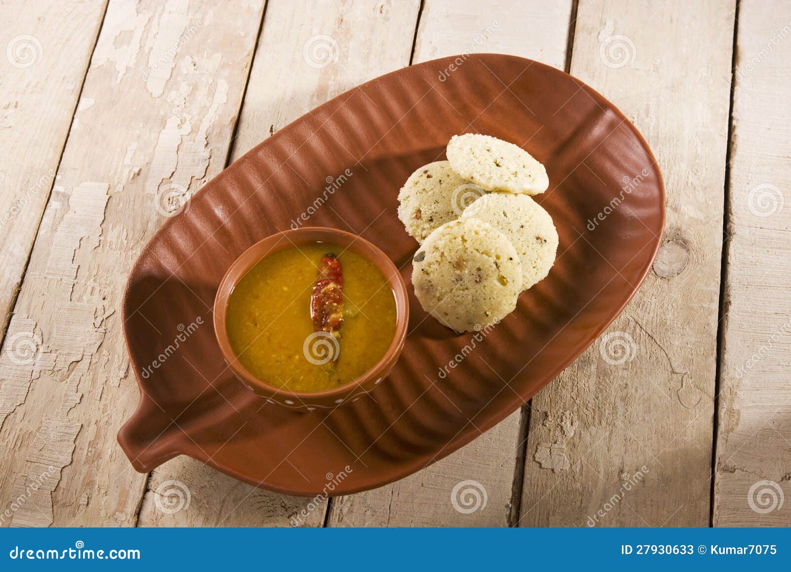 Sambar con Idli imagen de archivo. Imagen de madera, cena - 27930633