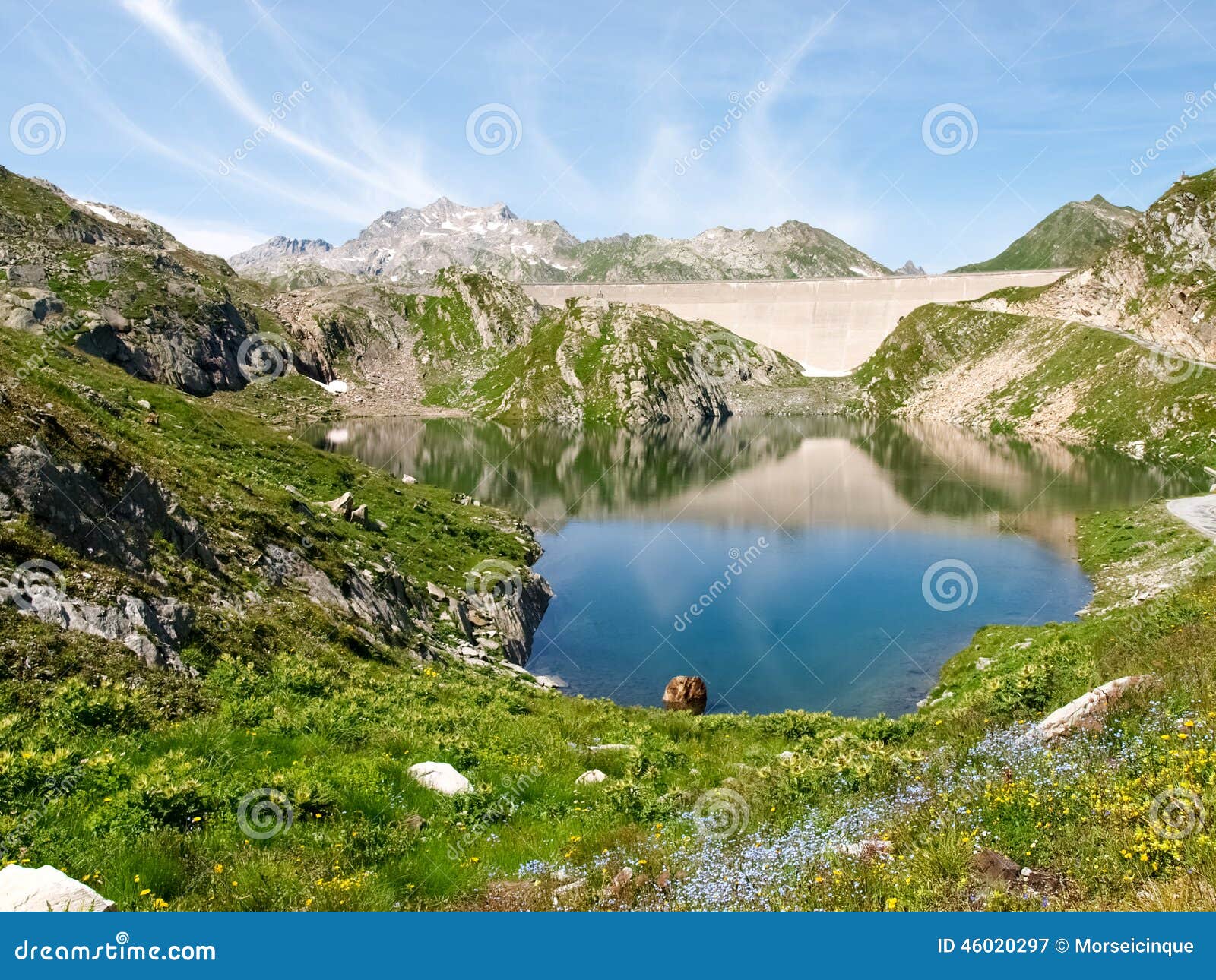Sambuco Di Val, Lago Superiore Immagine Stock - Immagine di cielo ...