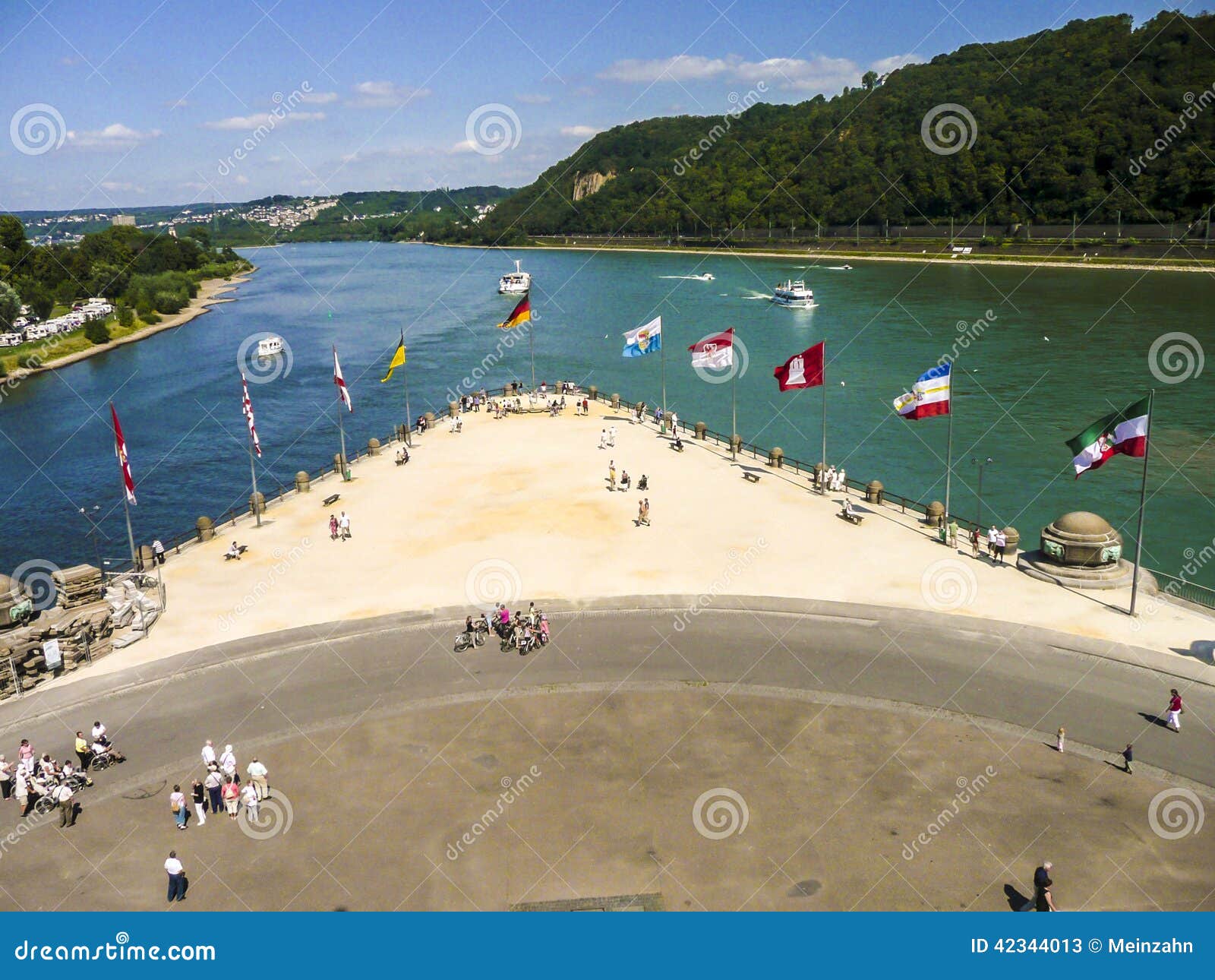 Samenloop Van De Rivier Van Rijn En Van Moezel Redactionele Stock Foto ...