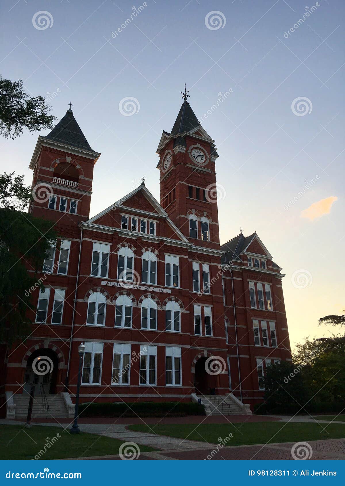 Samford Hall in Auburn, Alabama Editorial Photo - Image of college ...