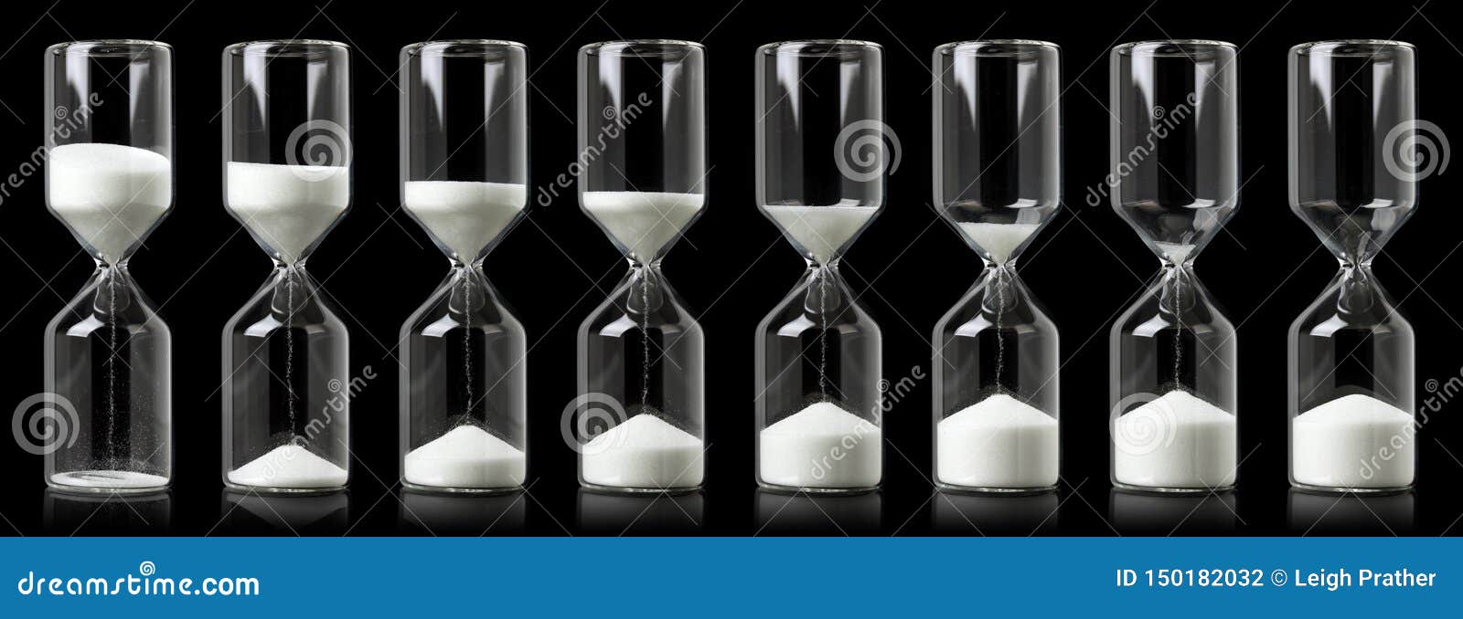 Samling Av Timglas Med Vit Sand Arkivfoto - Bild av flöda, klocka ...