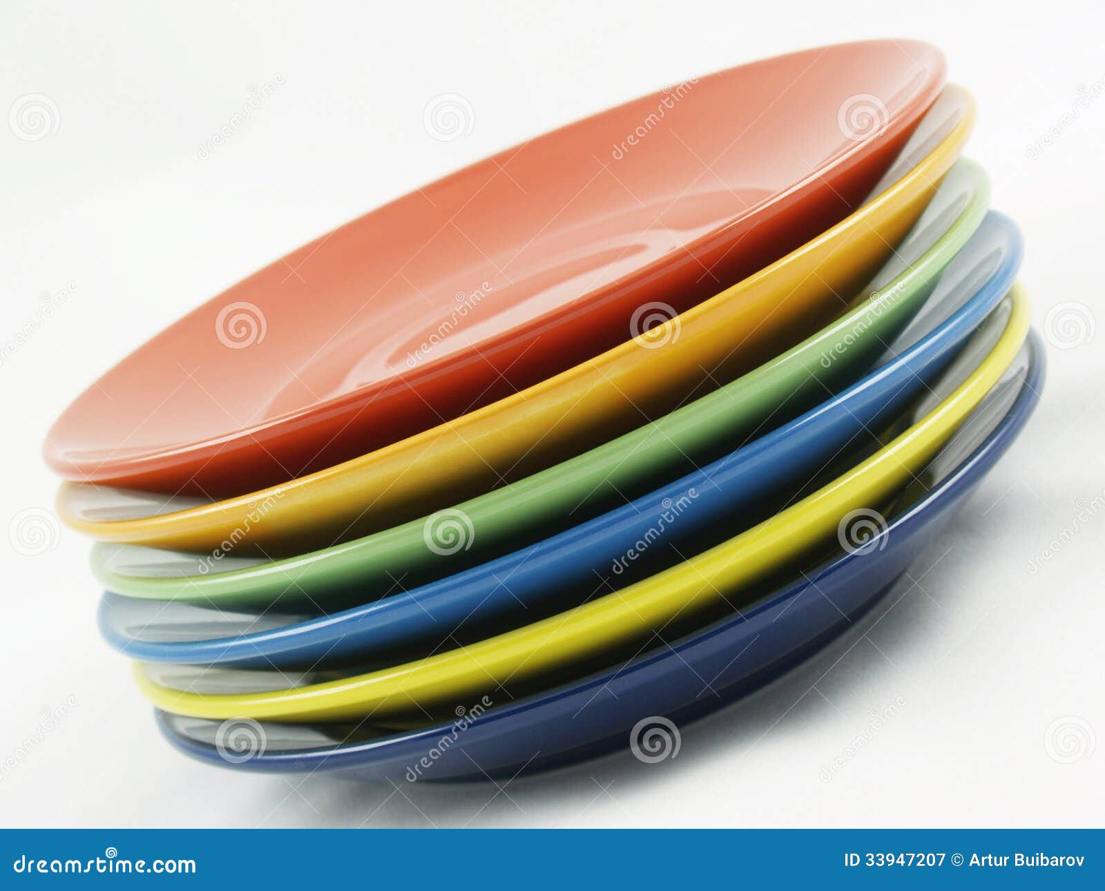 Sammlung bunte Teller stockbild. Bild von getrennt, abendessen - 33947207