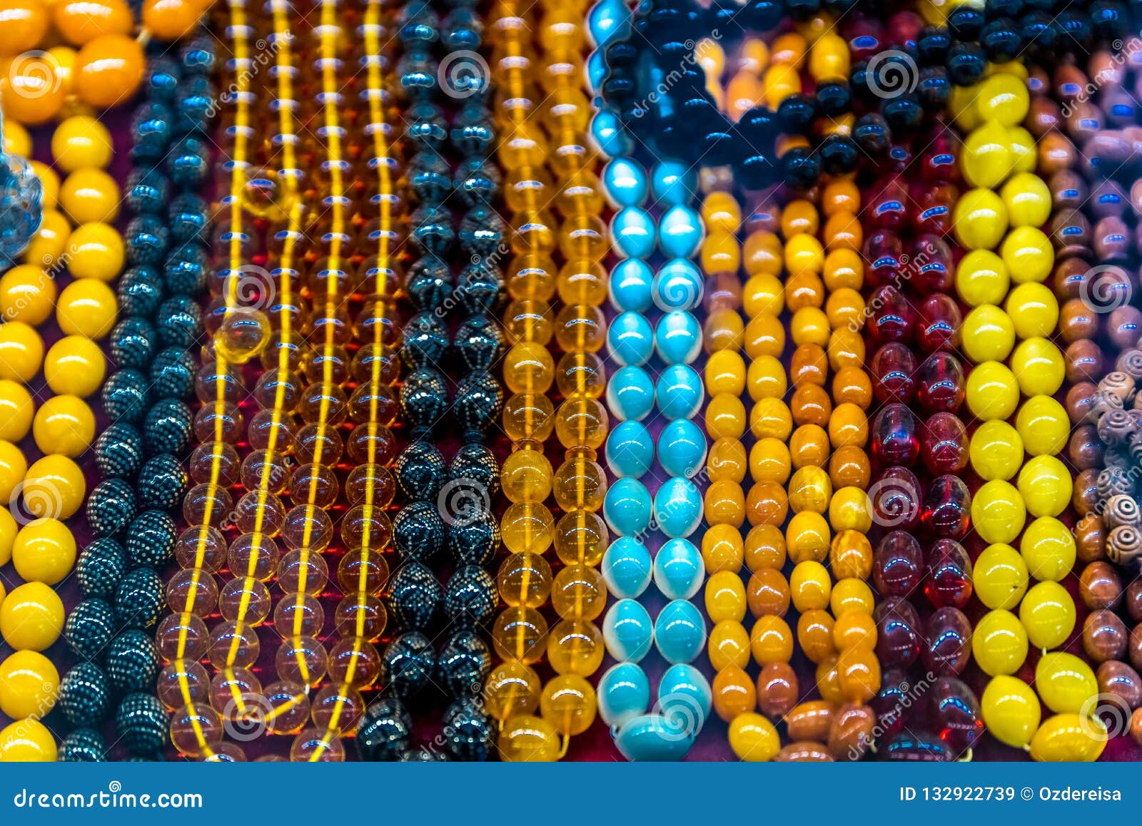 Sammlung Traditionelle Bunte Perlen Kette Oder Rosenbeet Stockbild ...