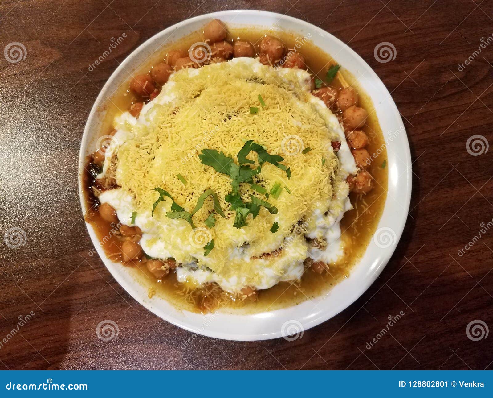 Samosa chat stock image. Image of mumbai, yummy, indian - 128802801