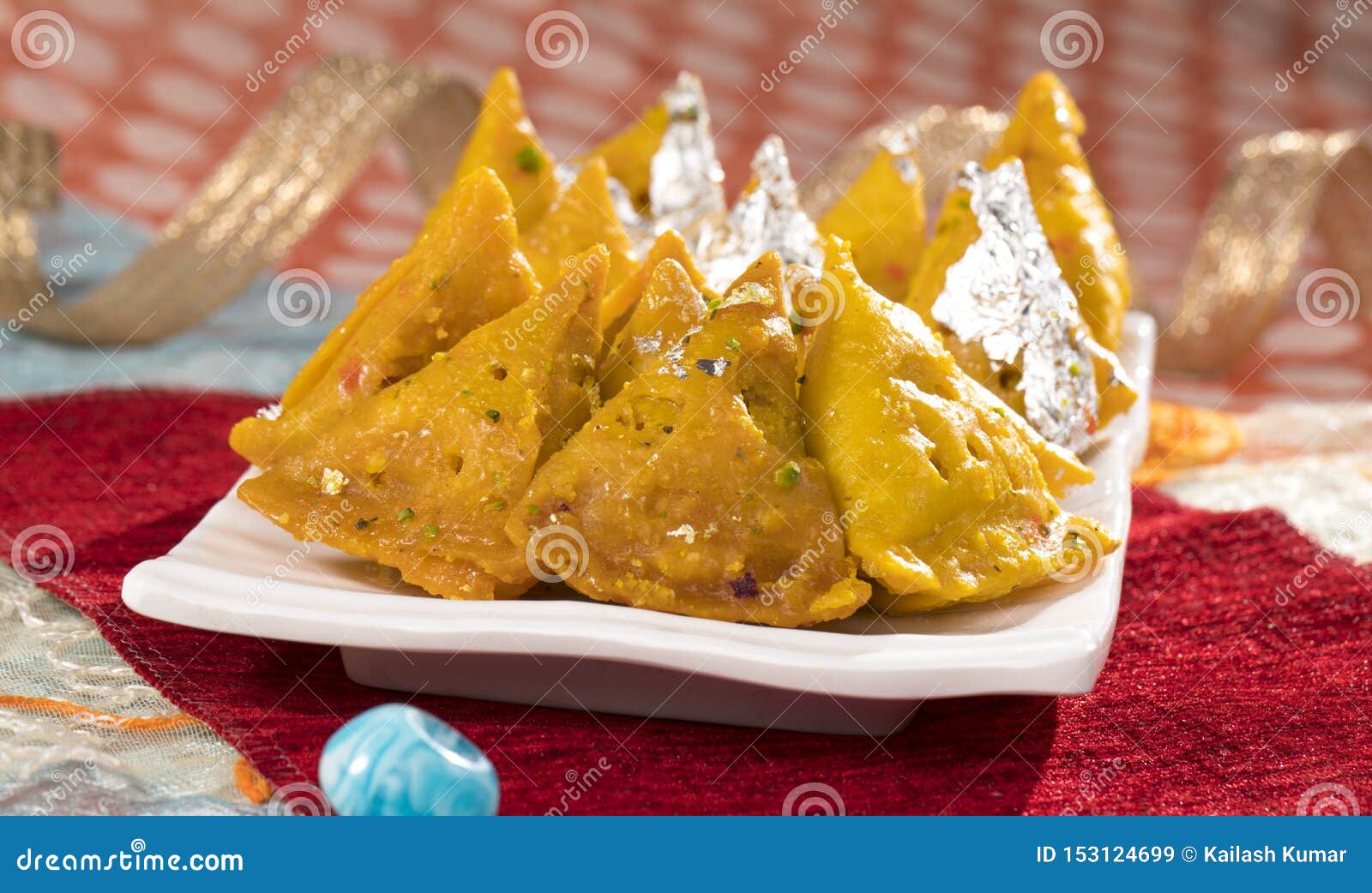 Samosa dulce imagen de archivo. Imagen de bocado, almuerzo - 153124699