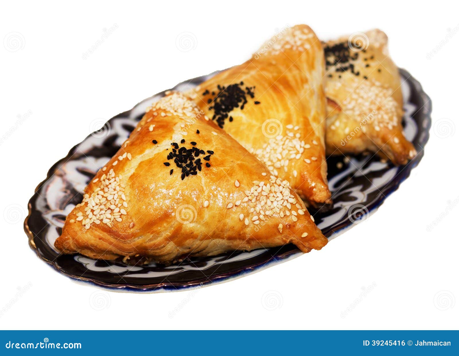 Samosas en una placa foto de archivo. Imagen de comida - 39245416