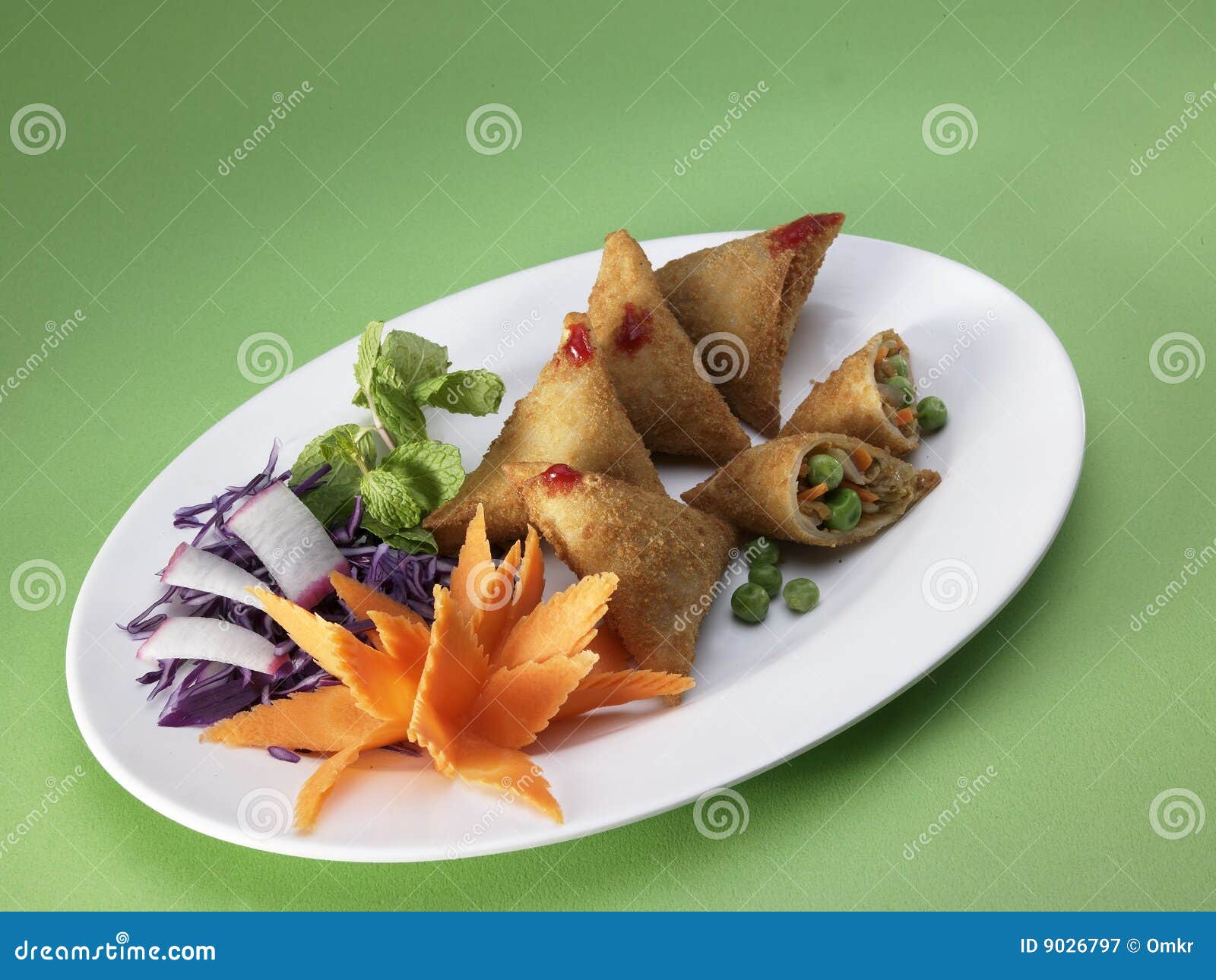 Samosas Filled with Vegetables Stock Image - Image of snack, samosas ...
