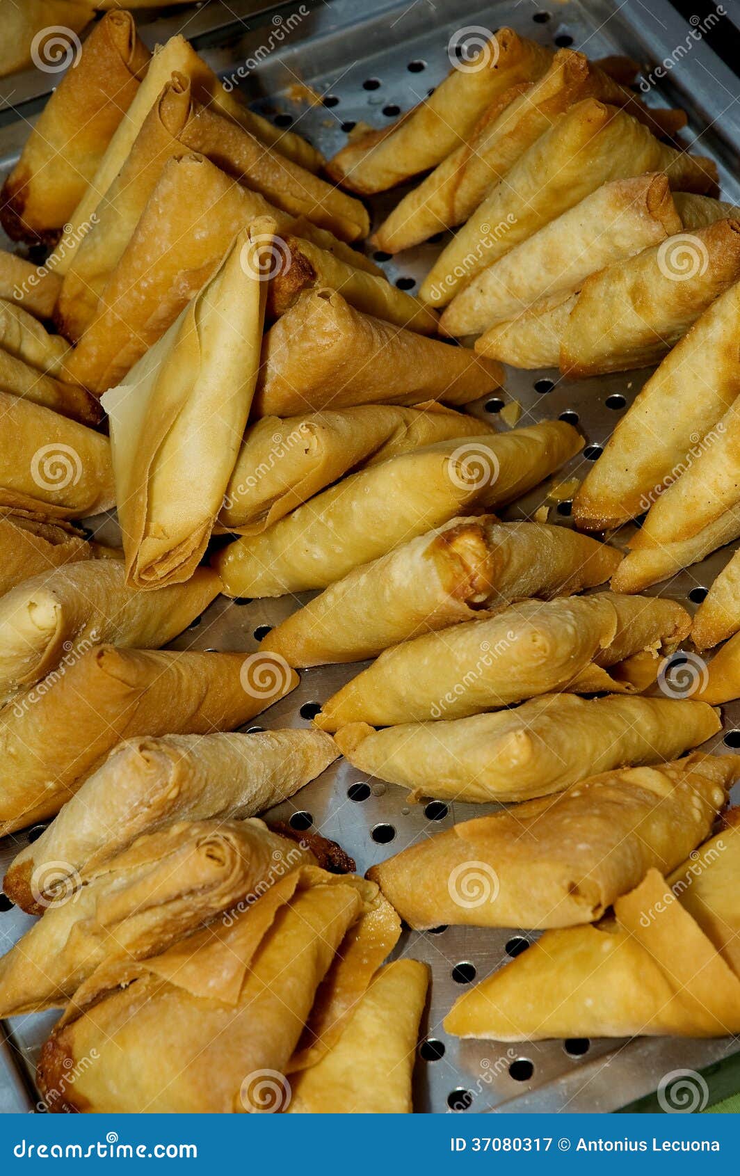 Samosas ready to eat stock image. Image of supper, samosa - 37080317