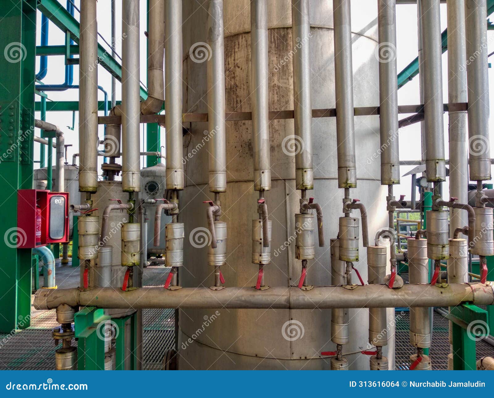 Sample Valve of a Distillation Column Stock Photo - Image of field ... Sample Valve of a Distillation Column Stock Photo - Image of field ...