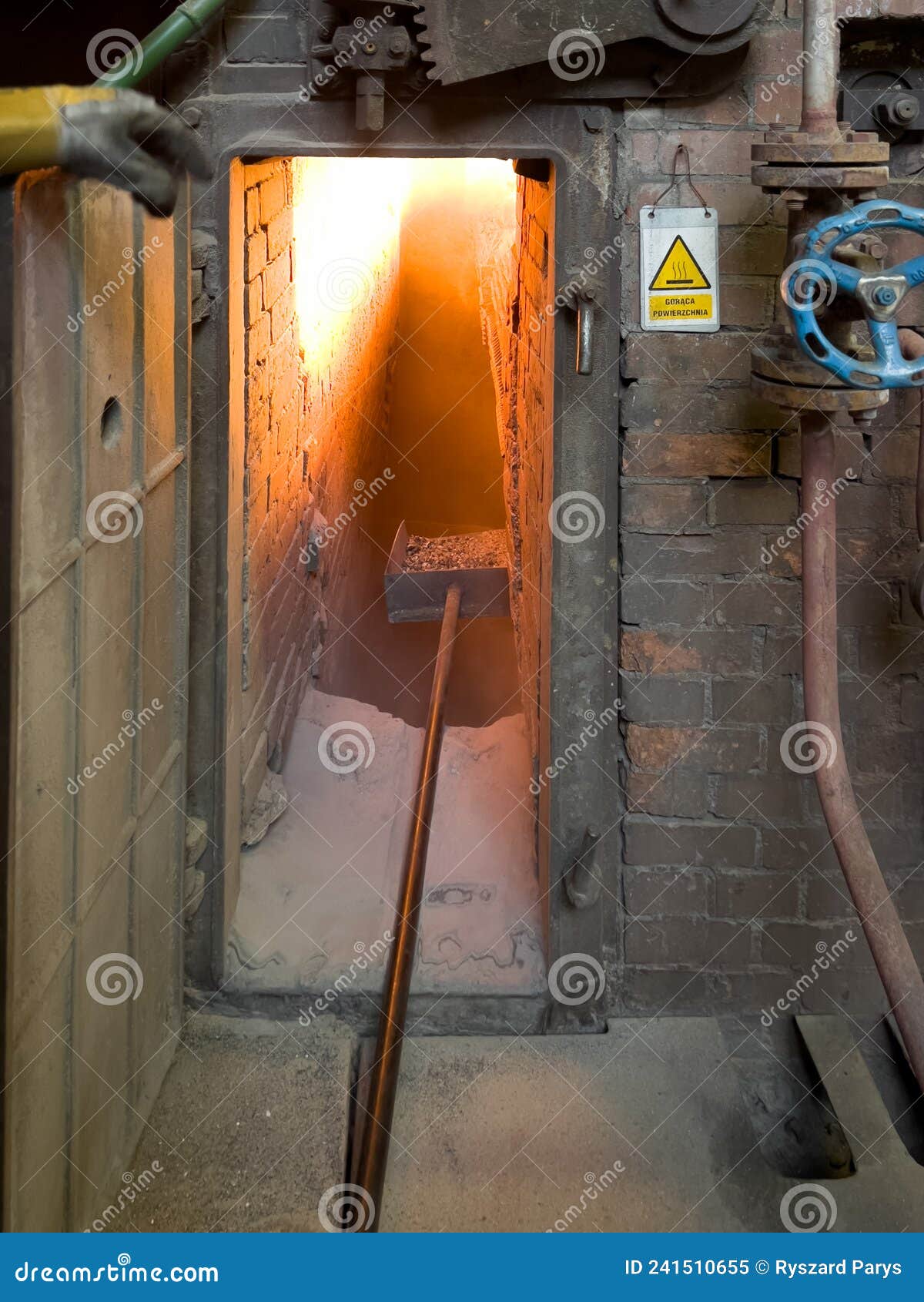 Sampling of the Falling from the Back of the Grate To the in an Coal ...