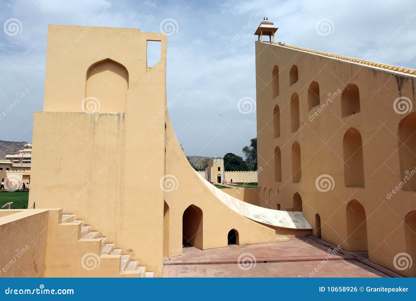 Samrat Yantra (the Supreme Instrument) in Jantar M Stock Photo - Image ...