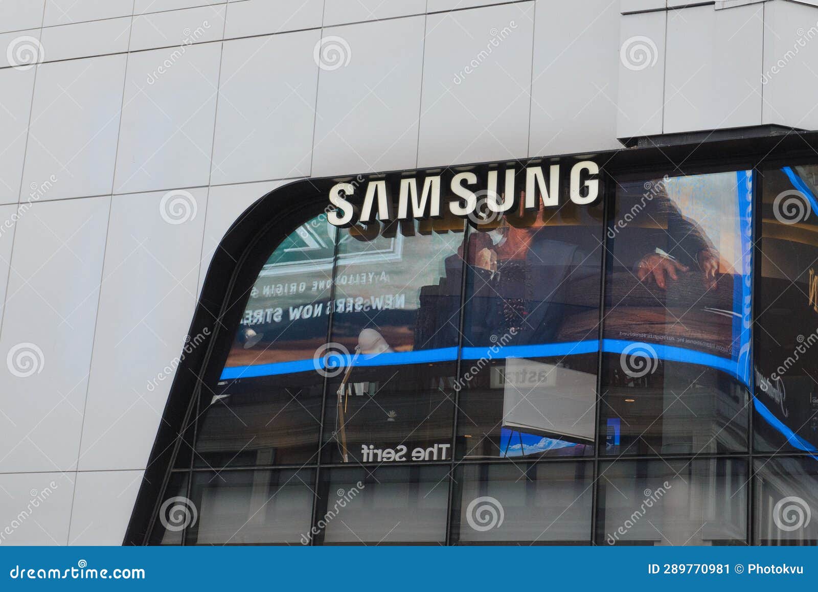Samsung Company Sign in Toronto Editorial Photo - Image of exterior ...