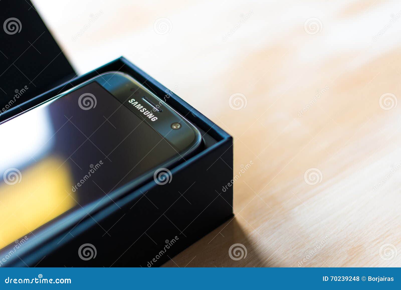 Samsung Galaxy S7 editorial stock photo. Image of chrome - 70239248