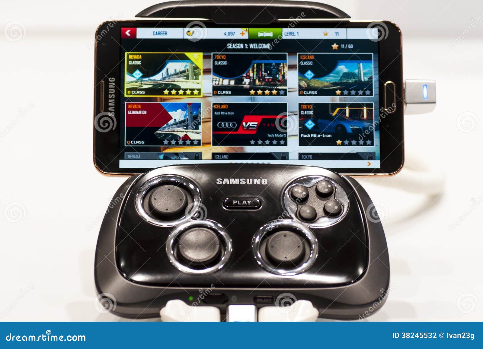 SAMSUNG S CONSOLE with GALAXY NOTE 3, MOBILE WORLD CONGRESS 2014 ...