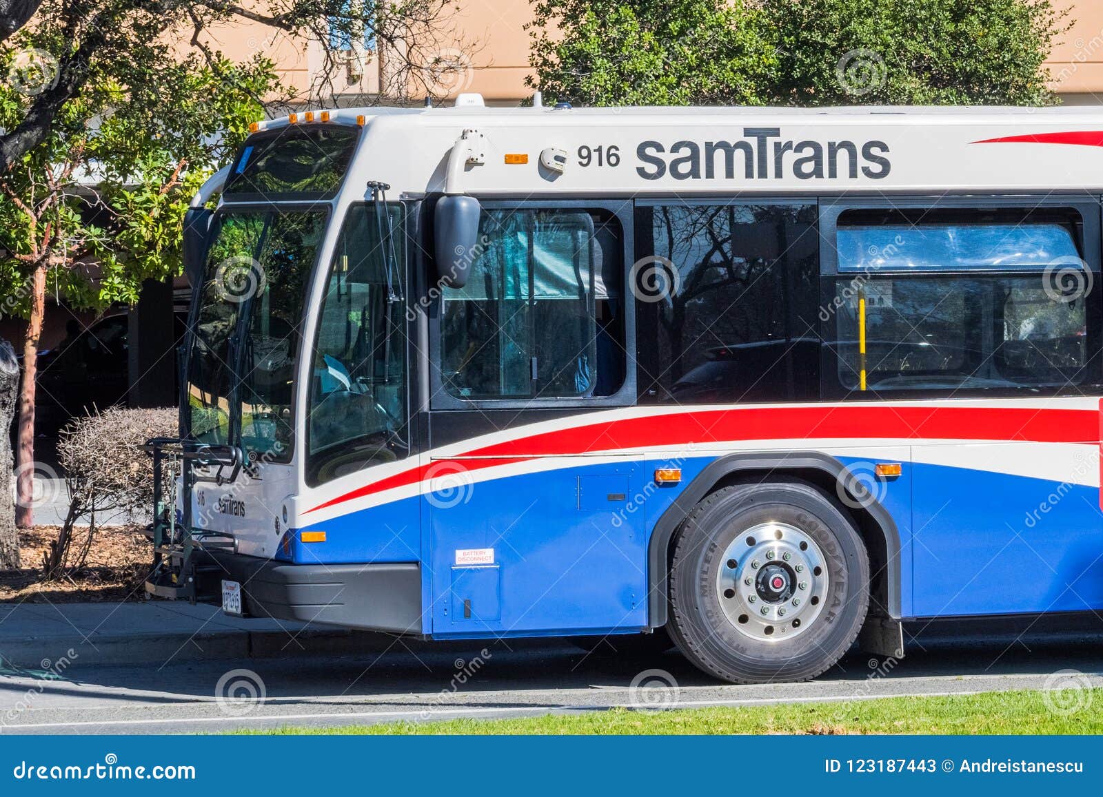 SamTrans-Bus Gestoppt an Der Station Redaktionelles Stockfoto - Bild ...