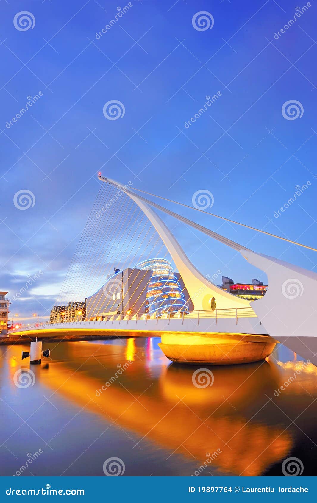 The SAMUEL BECKETT BRIDGE editorial stock image. Image of cable - 19897764