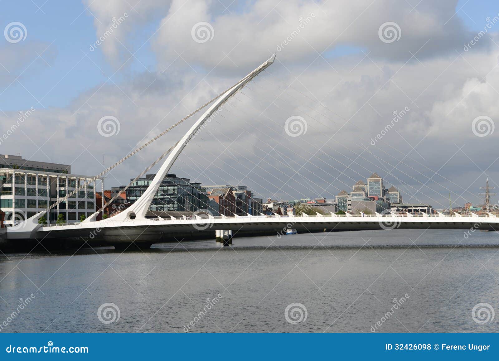Samuel Beckett Bridge photo stock éditorial. Image du dublin - 32426098