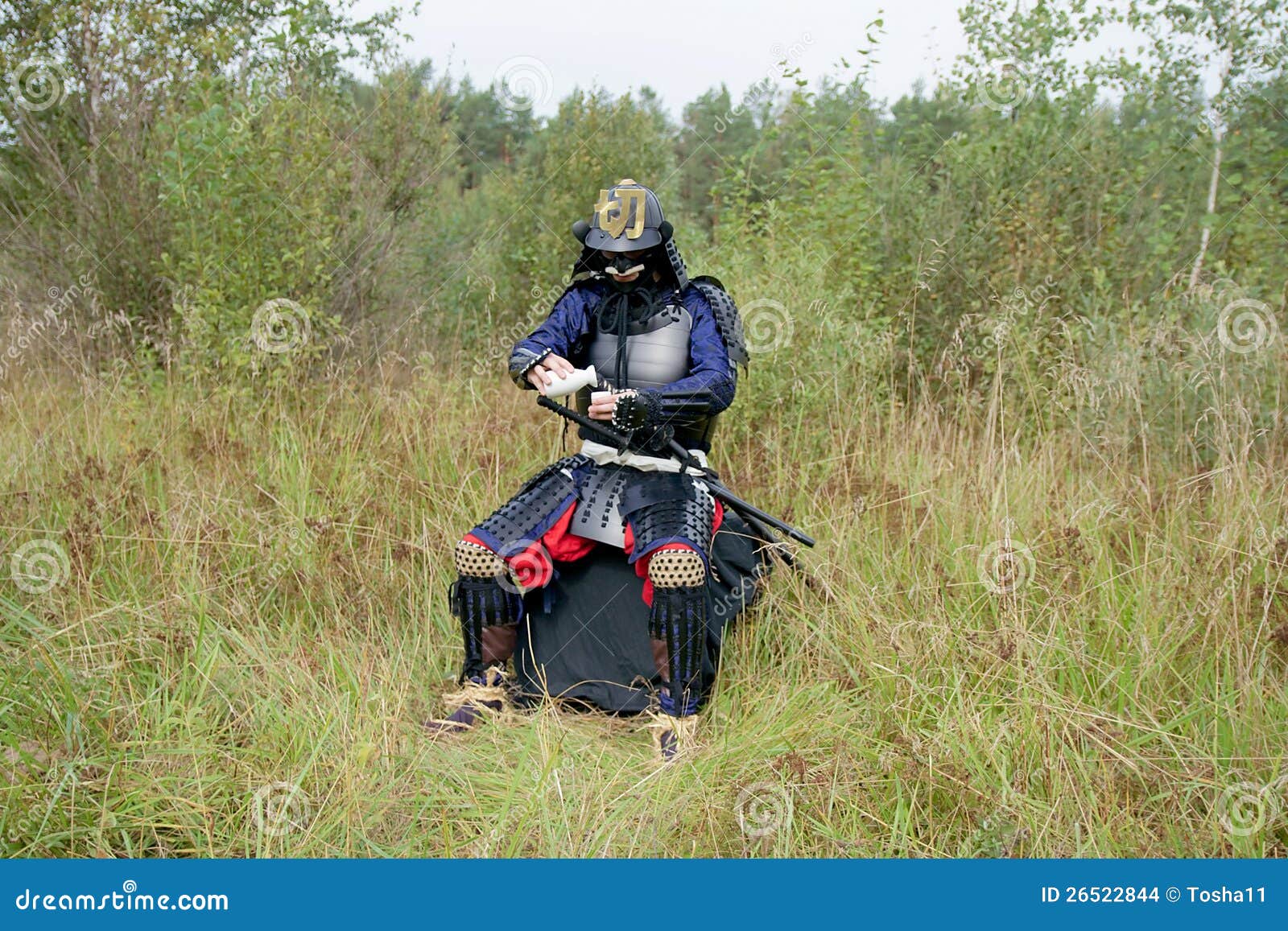 Samurai Pouring Himself Sake Stock Photo - Image of earthenware, kabuto ...