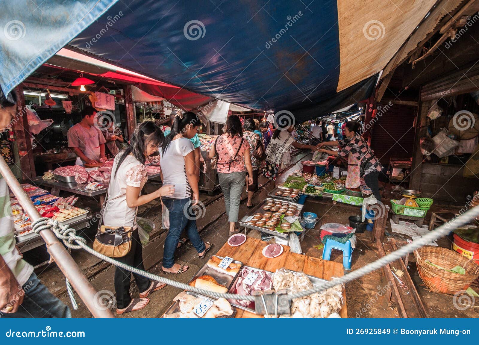 Samut Songkhram, Thailand: Railway Market Editorial Stock Image - Image ...