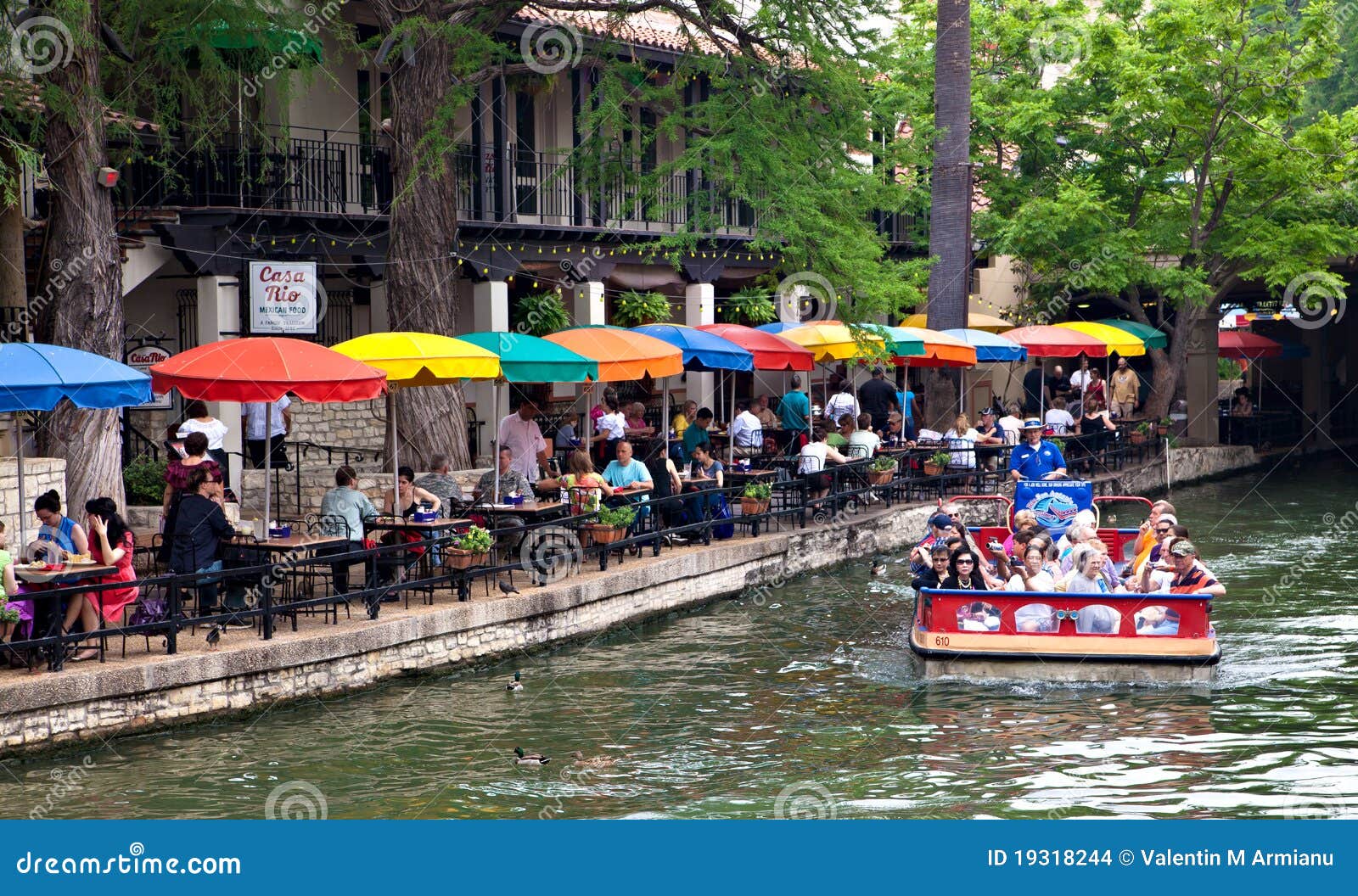San Antonio Riverwalk editorial stock image. Image of walk - 19318244