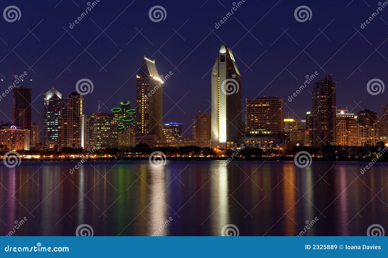 San Diego Allume Le Panorama Image stock - Image du port, réflexions ...
