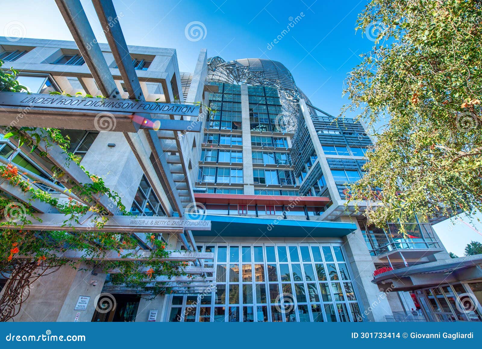 San Diego - July 30, 2017: San Diego Public Modern Library Exterior ...