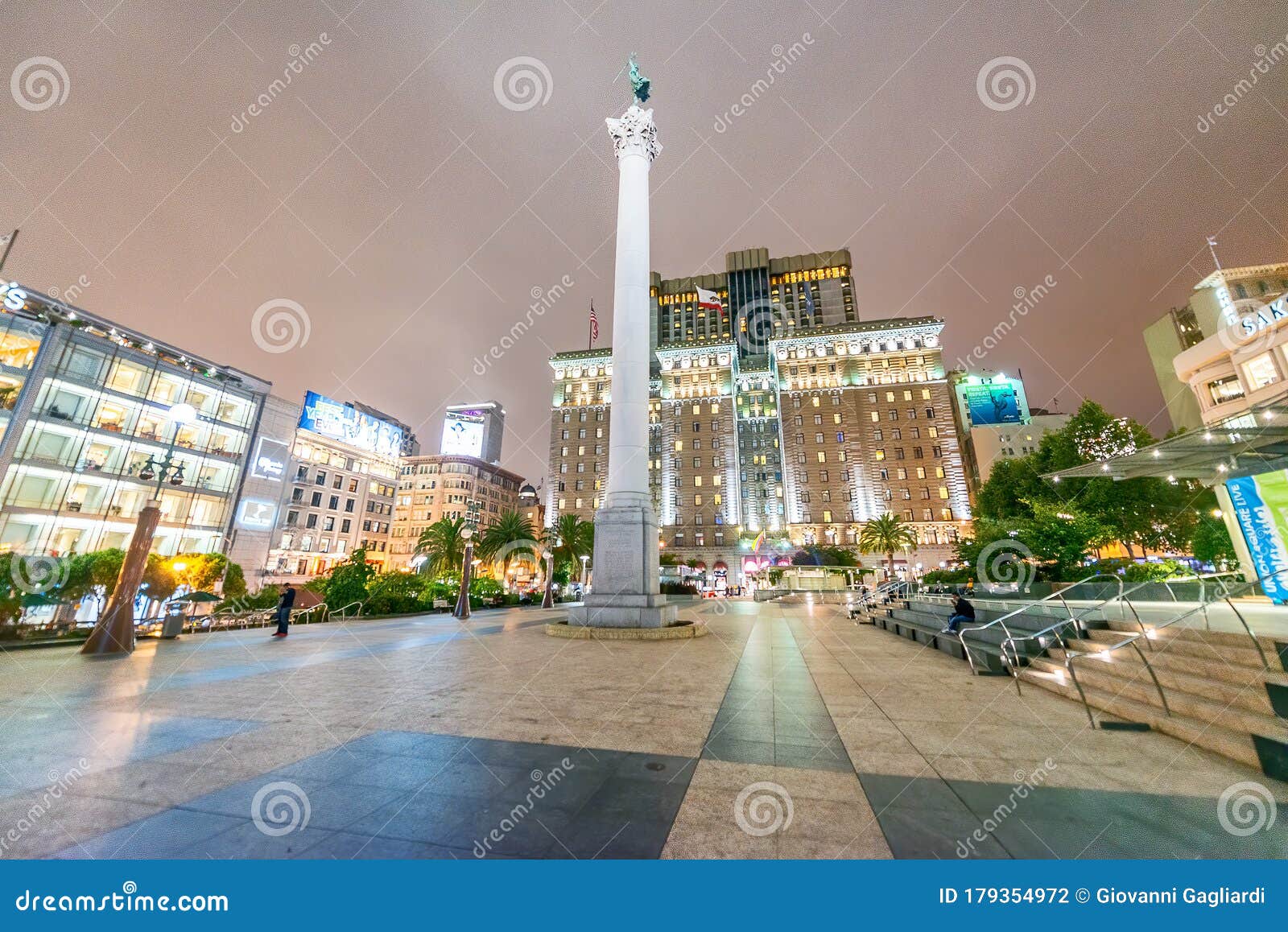SAN FRANCISCO - AUGUST 7, 2017: Union Square Buildings in Downtown San ...