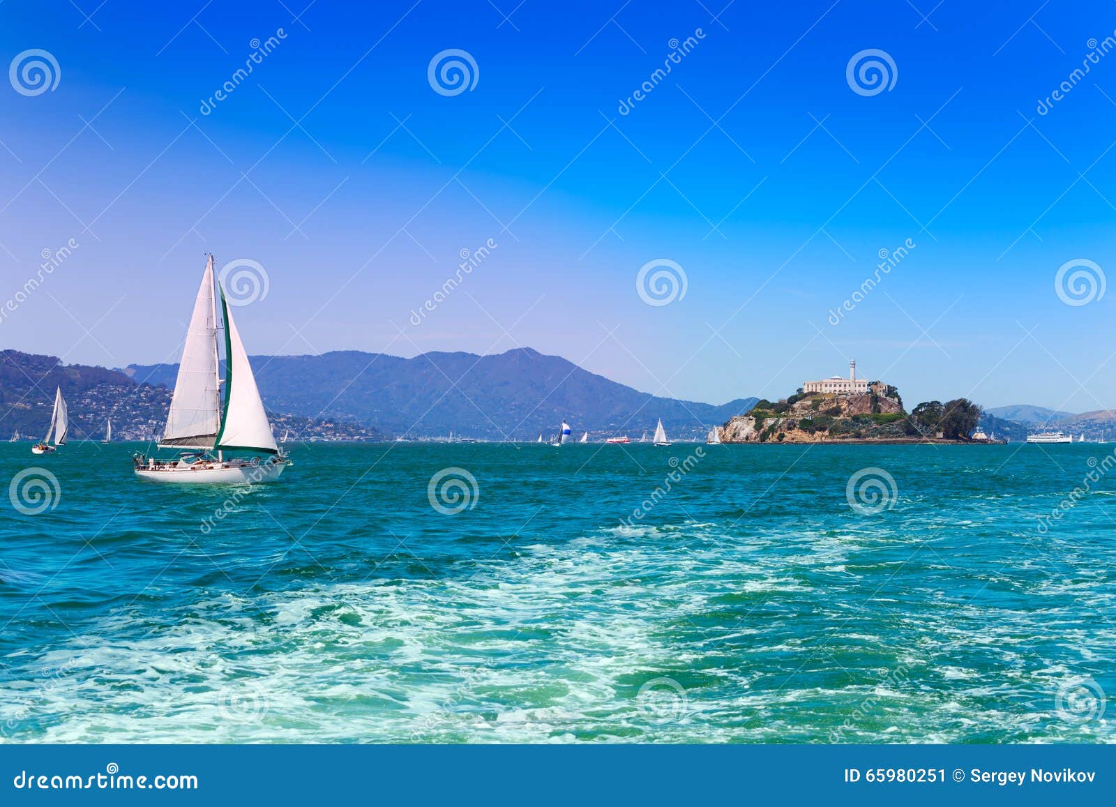 San Francisco Bay with Prison and Yachts Stock Image - Image of sail ...
