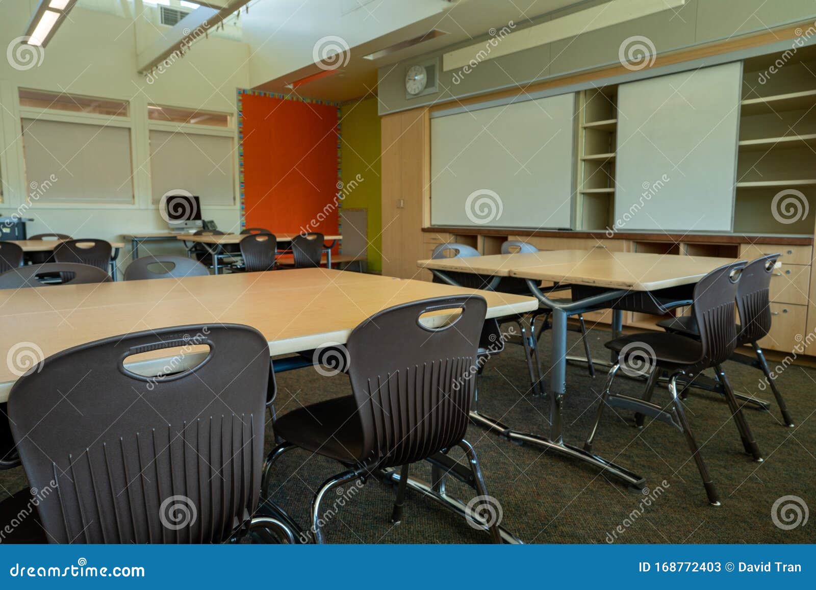 Empty Grade School Classroom with Apple Mac Computer in Back Editorial ...