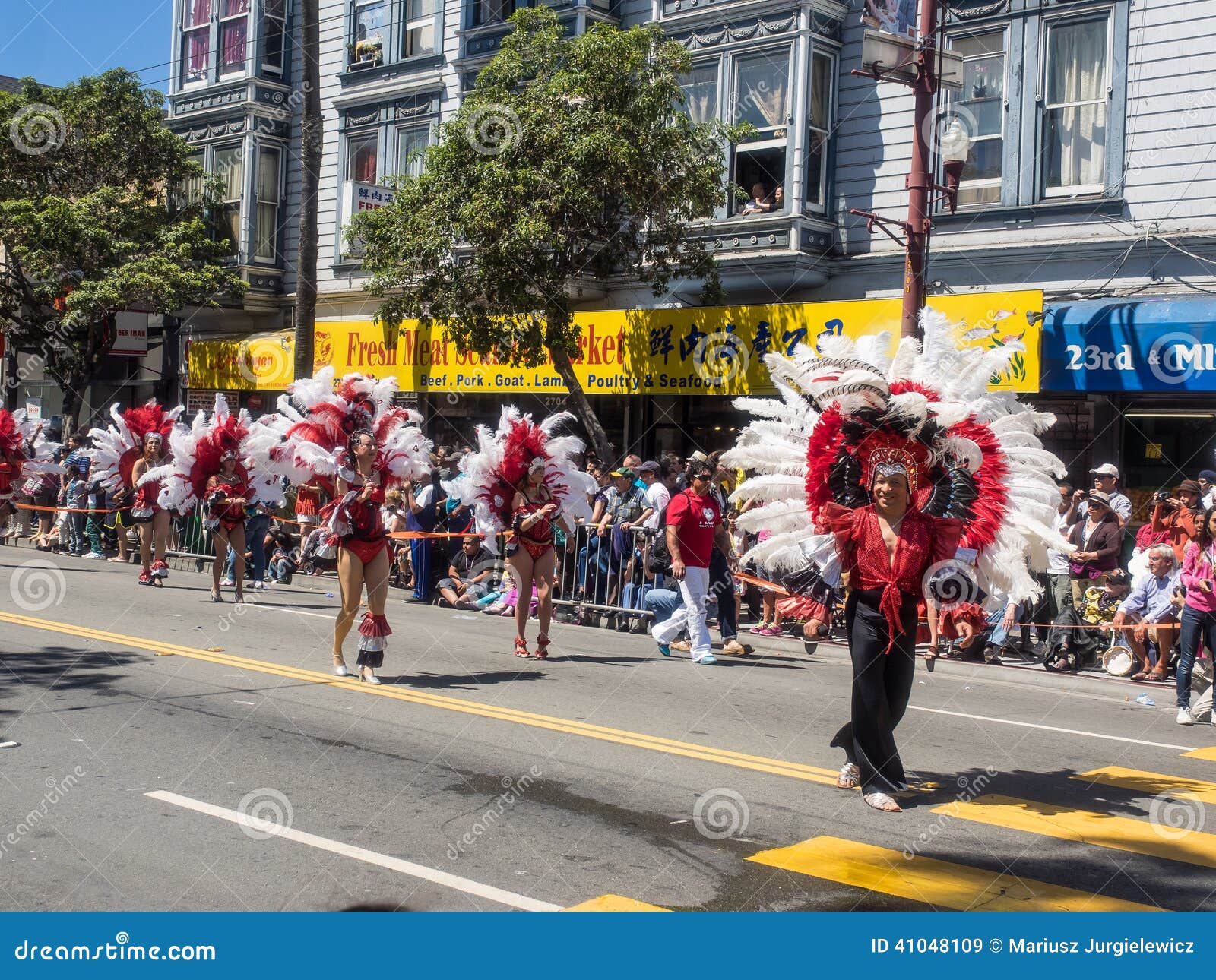 San 2014 Francisco Carnaval Grand Parade Imagen de archivo editorial ...