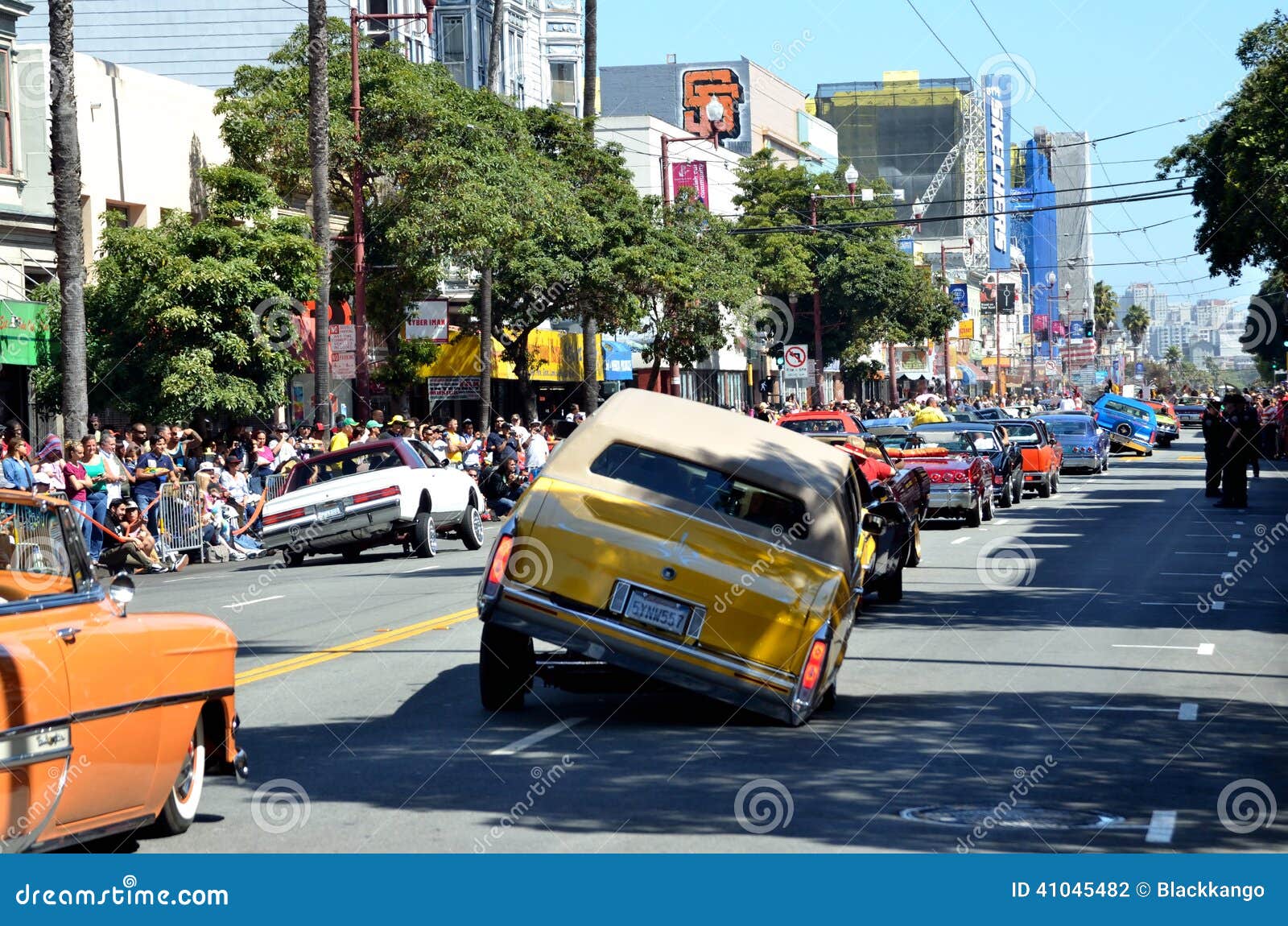 San Francisco Carnival 2014 Grand Parade in the Mission District ...
