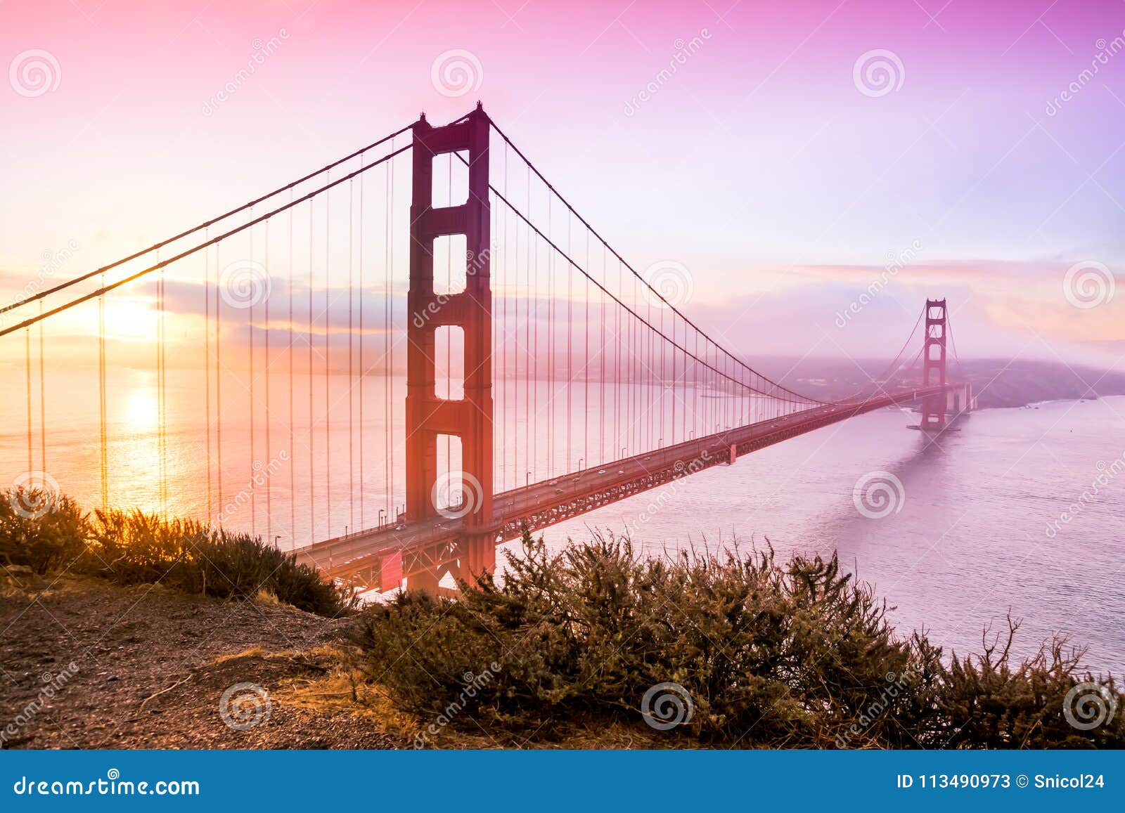 San Francisco Golden Gate Bridge Ad Alba Immagine Stock - Immagine di ...