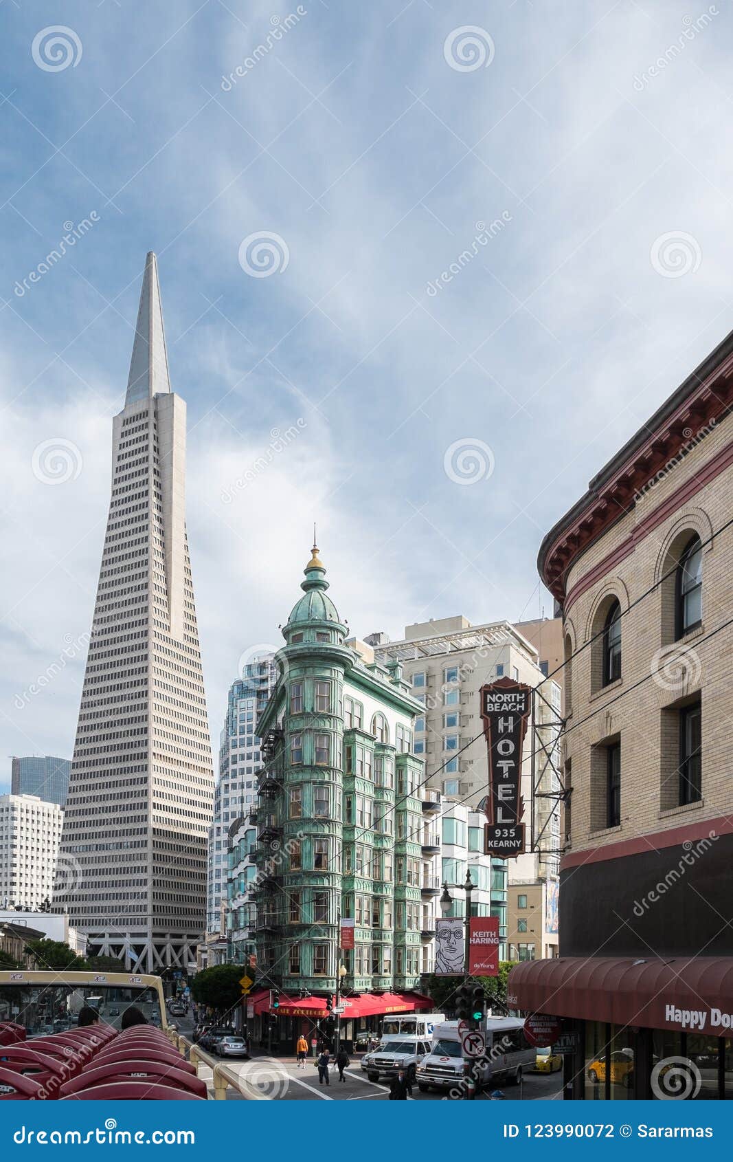 San Francisco Street Scene fotografía editorial. Imagen de cielo ...