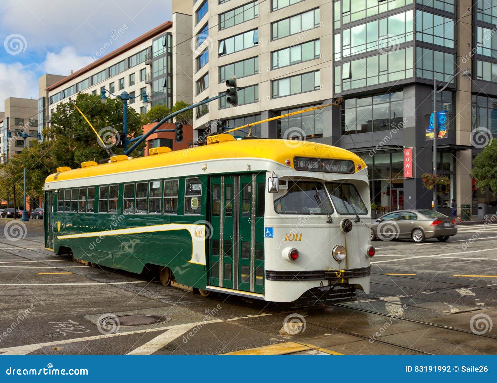 San Francisco tram editorial photography. Image of trolleybus - 83191992