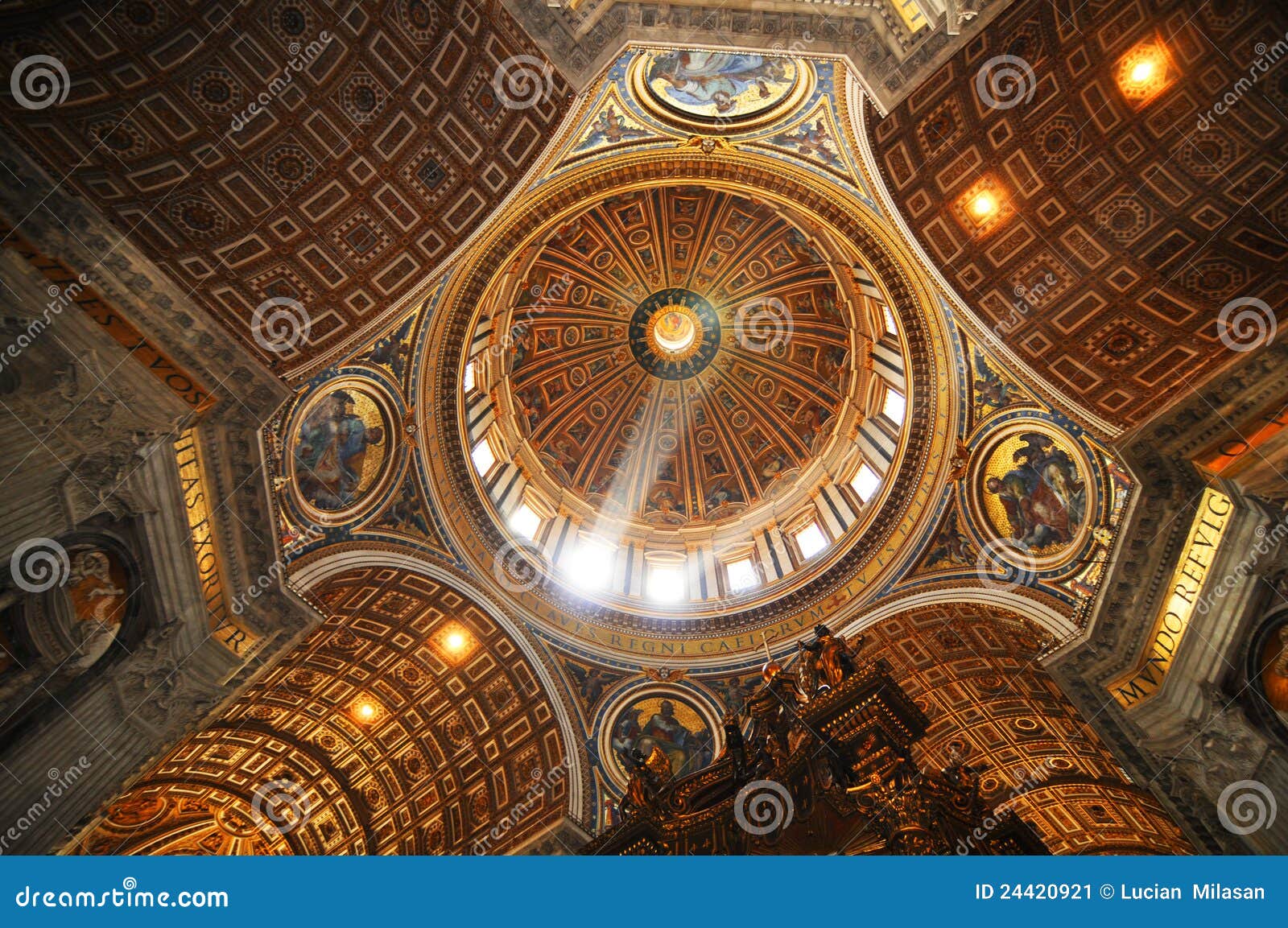 San Pietro Basilica Interior Editorial Photo - Image of peter, columns ...