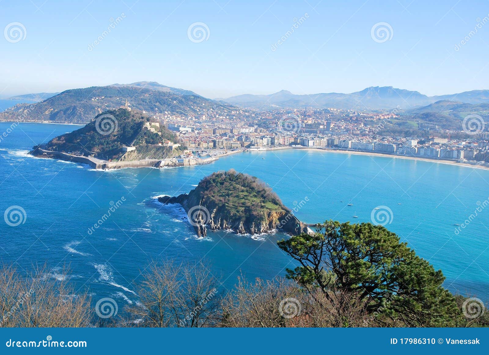 San Sebastian bay stock photo. Image of tourism, space - 17986310