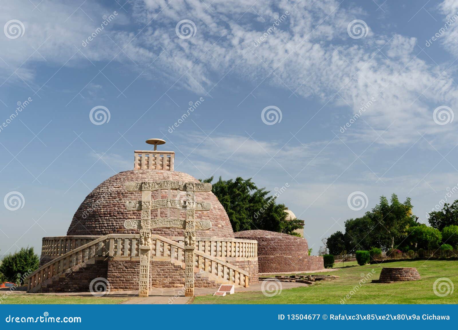 Sanchi stock image. Image of indian, statues, monument - 13504677