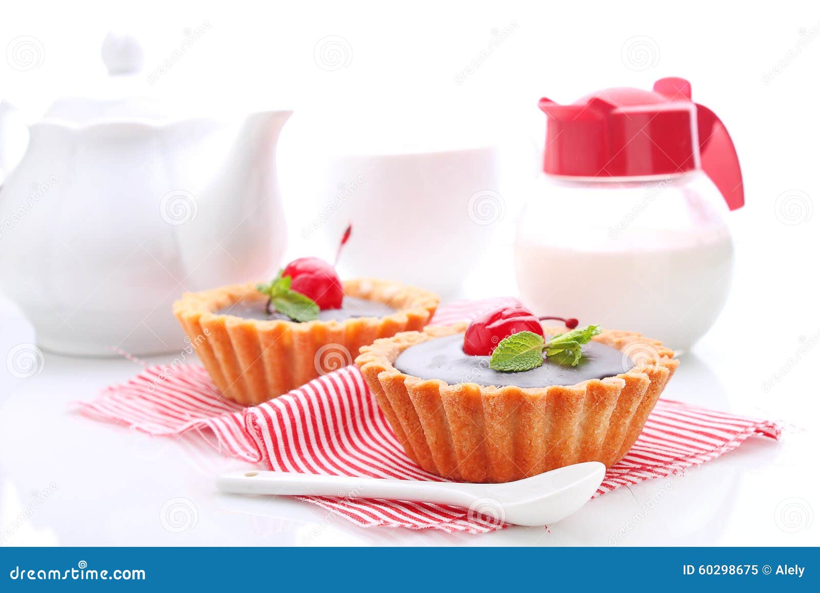 Sand Baskets with Chocolate Filling Stock Image - Image of gourmet ...