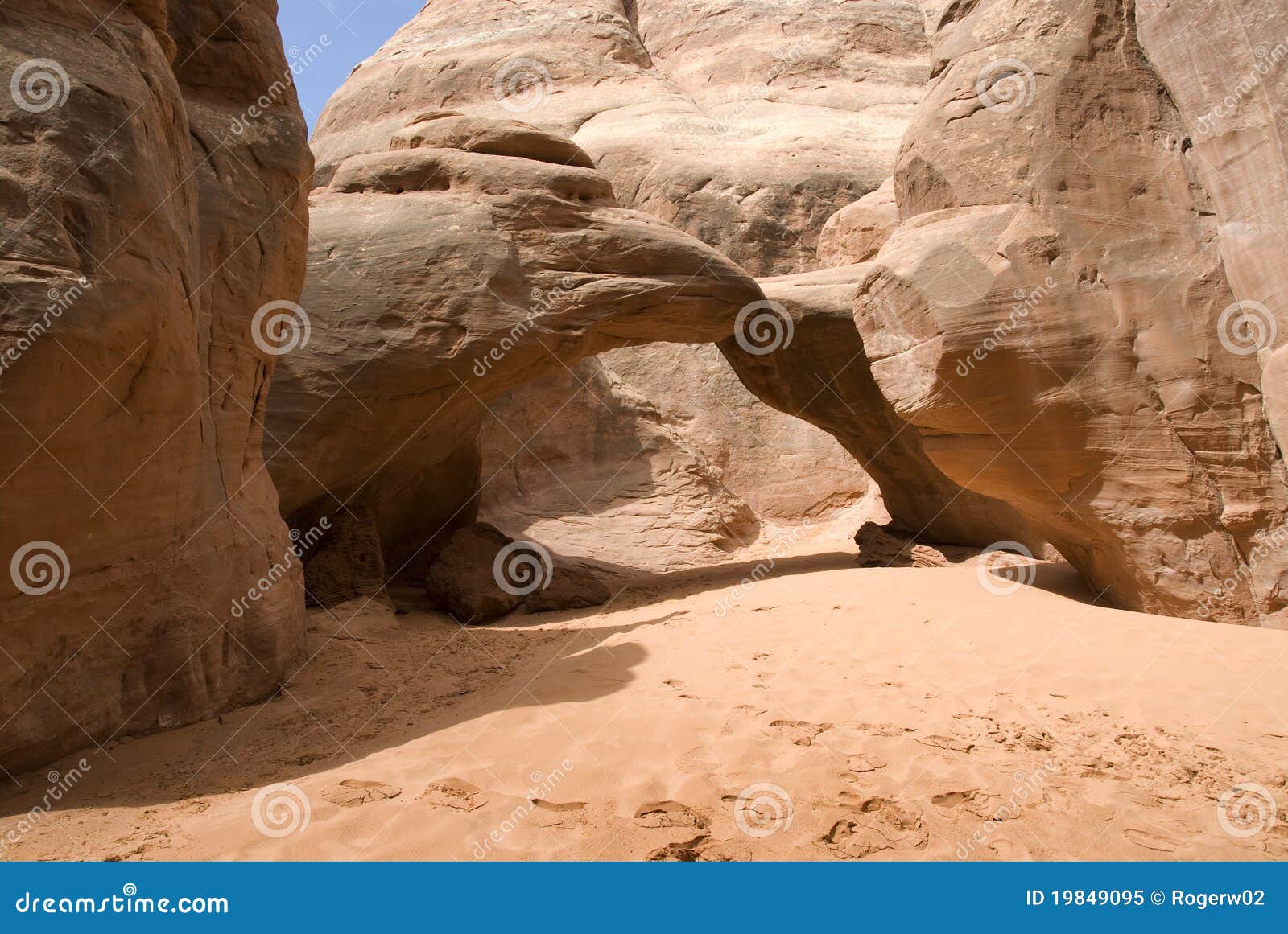 Sand Dune Arch stock image. Image of national, utah, arches - 19849095