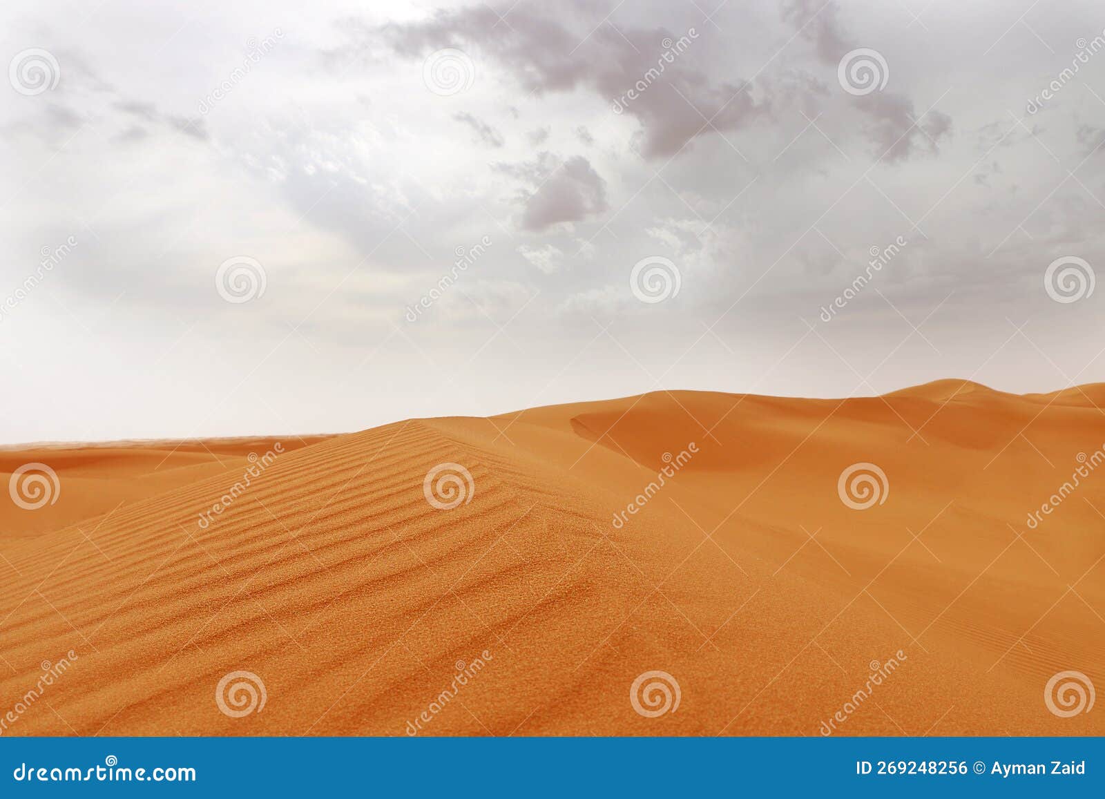 Sand Dunes Desert Background - Beautiful Arabian Desert Stock Photo ...