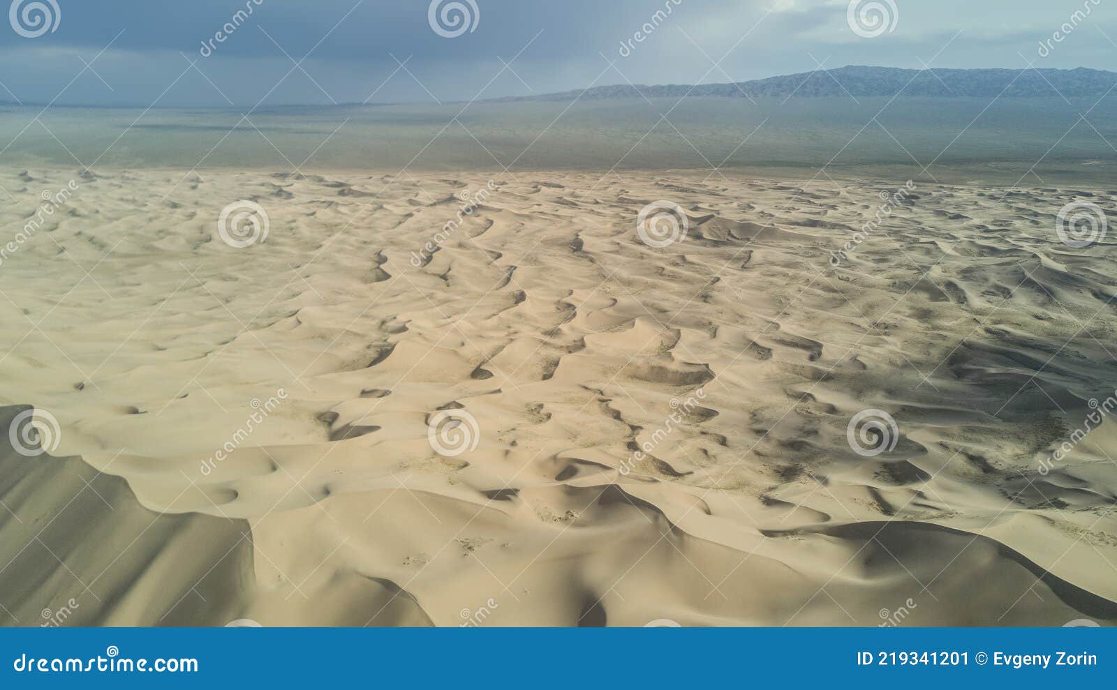 Sand Dunes in the Gobi Desert in Mongolia Stock Image - Image of ...