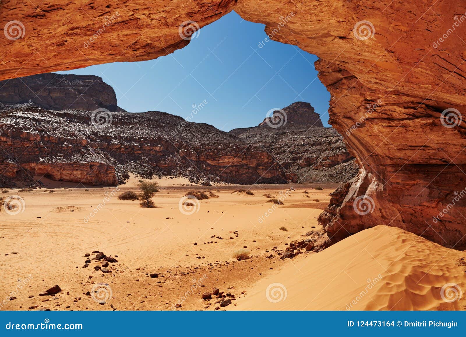 Sahara Desert, Algeria stock photo. Image of rocks, outdoors - 124473164