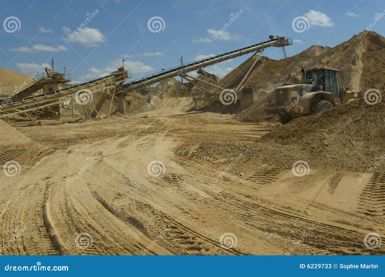 Sand extraction site stock image. Image of loader, hatch - 6229733