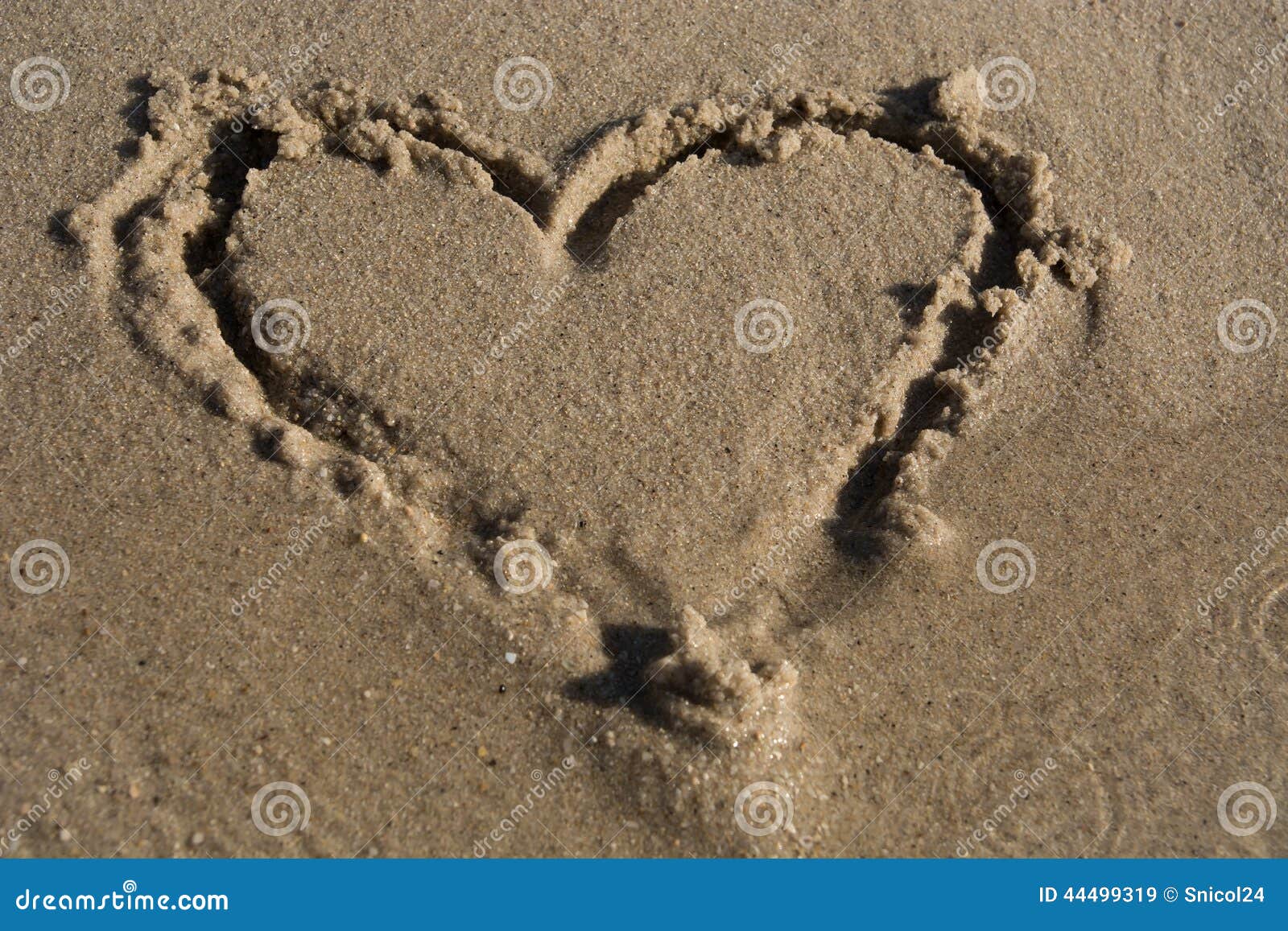 Sand heart stock image. Image of concept, drawn, ocean - 44499319