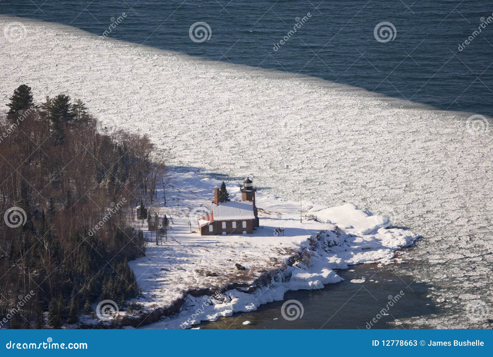 Sand Island lighthouse stock image. Image of islands - 12778663