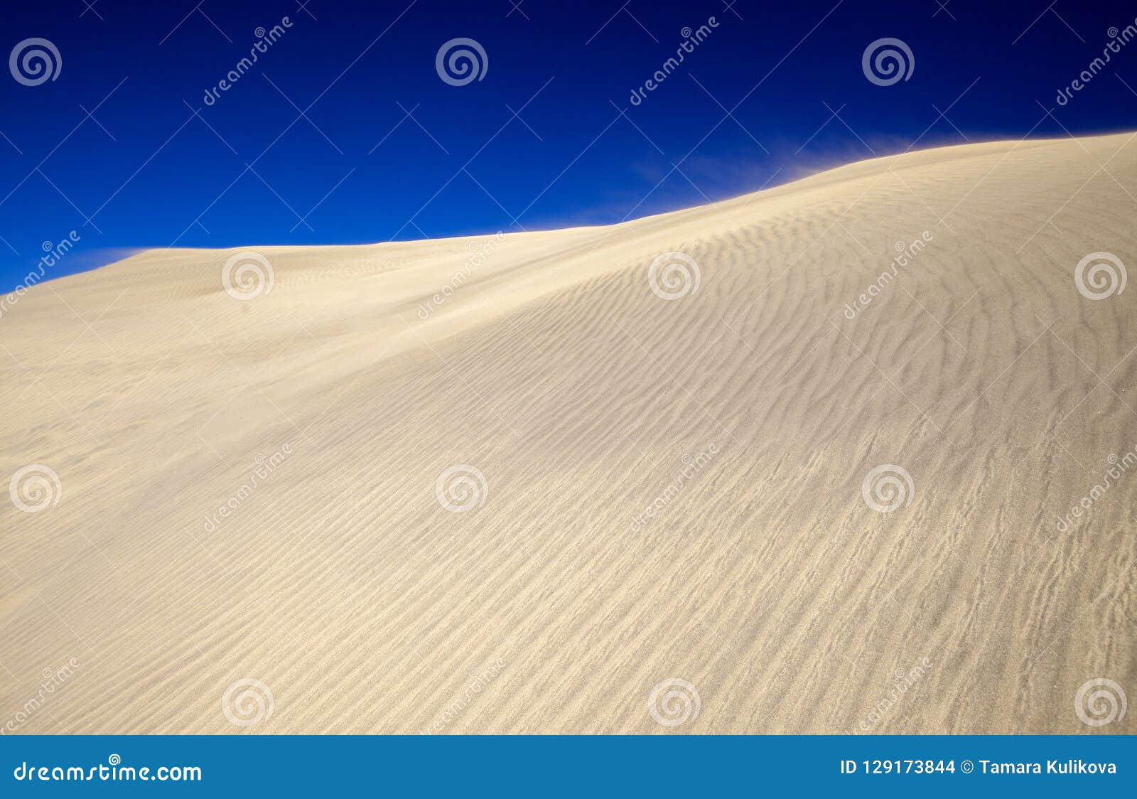 Sand pattern on dunes stock photo. Image of curve, gran - 129173844