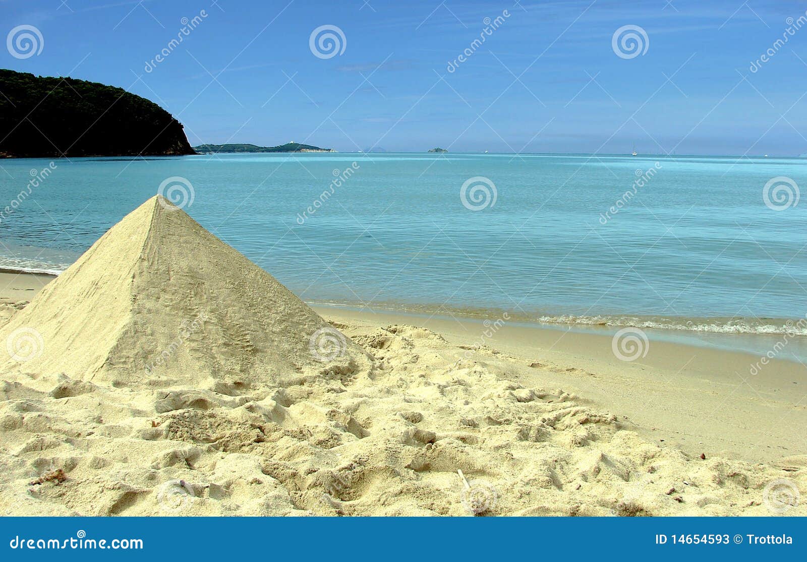 Sand pyramid on beach stock image. Image of egypt, play - 14654593